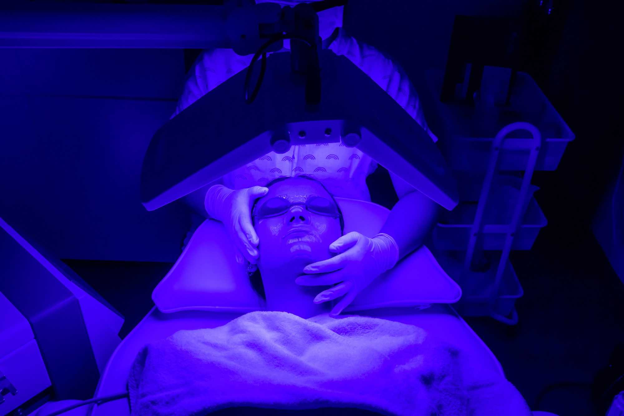 Blue and Red Light Therapy for Acne: Why You Need Both